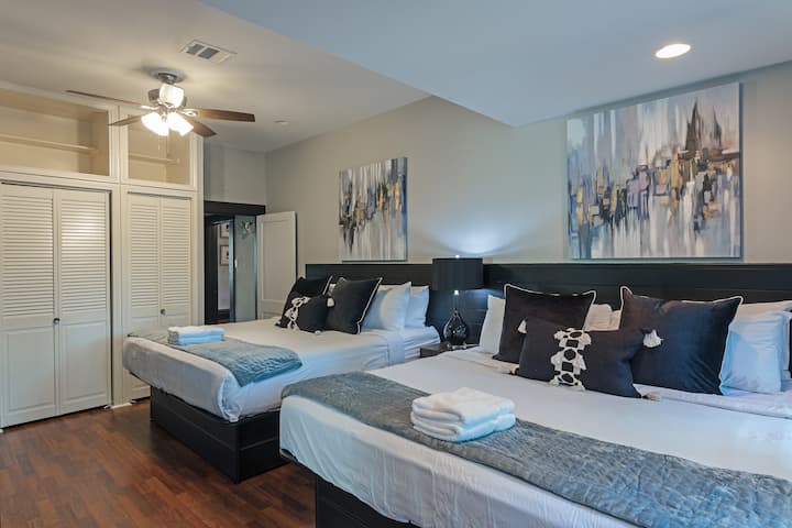 The 2br Montrose Getaway | Peace & Comfort - Houston, TX