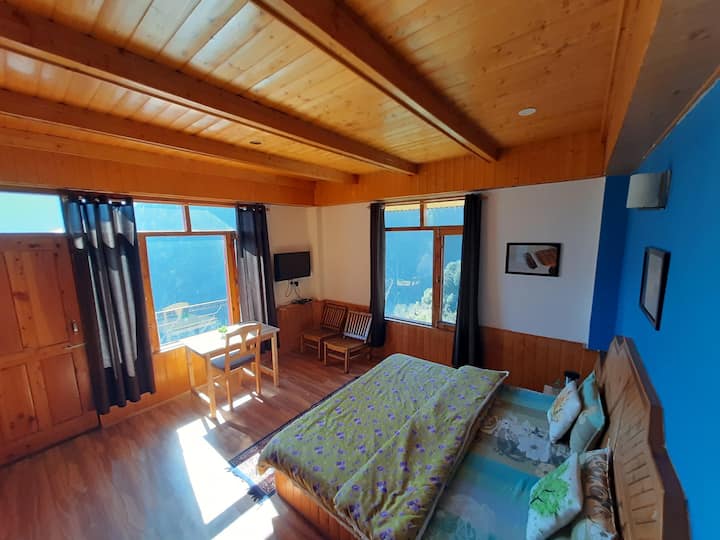 Atrangiz Stays - Manali