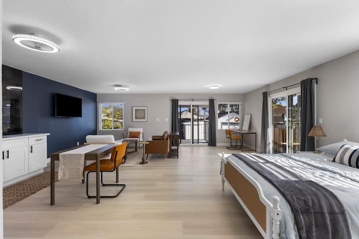 Private Coastal Themed Studio - Castro Valley, CA