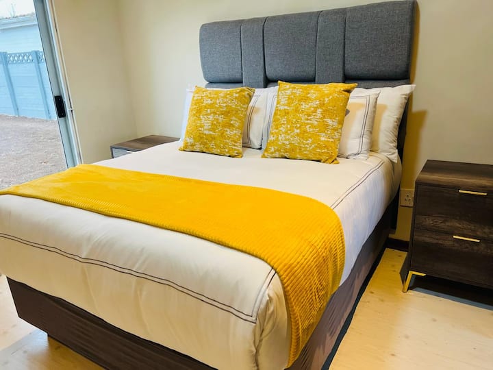 Flamingo B And B (Yellow Room) - Mthatha