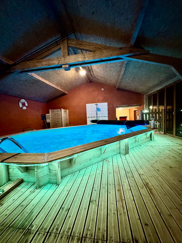 Maison Avec Piscine Intérieure - Creuse