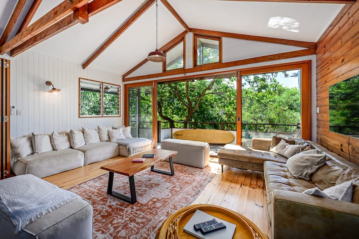 Sunlit Wategos Beach House | Subtropical Canopy. - Byron Bay