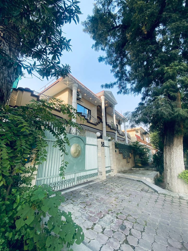 Leisure Stay


A Well-maintained, Clean Rooms - Islamabad