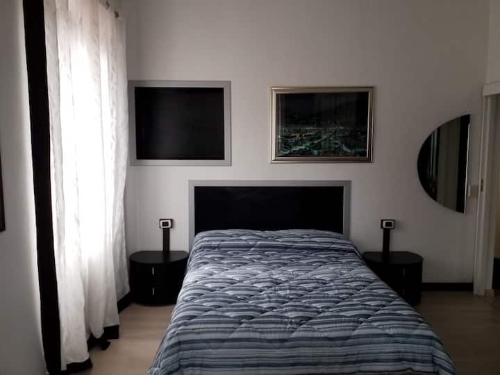 Ampia Camera Matrimoniale Con Bagno Privato - Domodossola