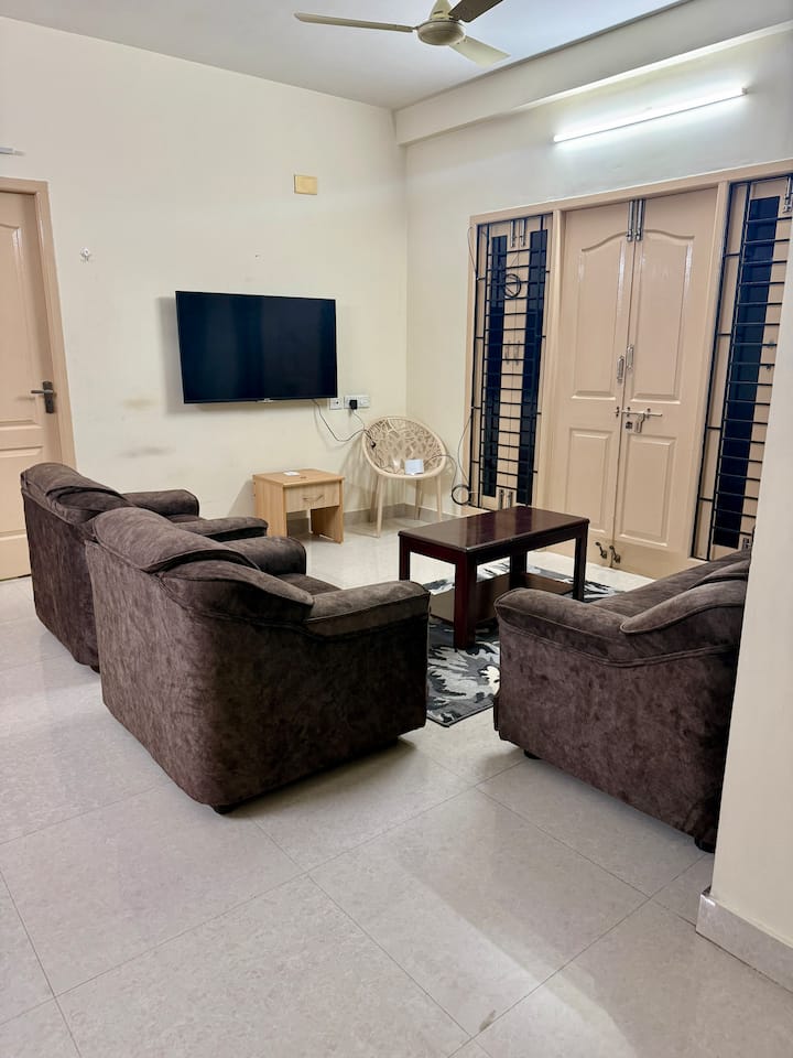 Euphoria3bhk Flat/kavery Hospital/kabalish 
Temple - Chennai