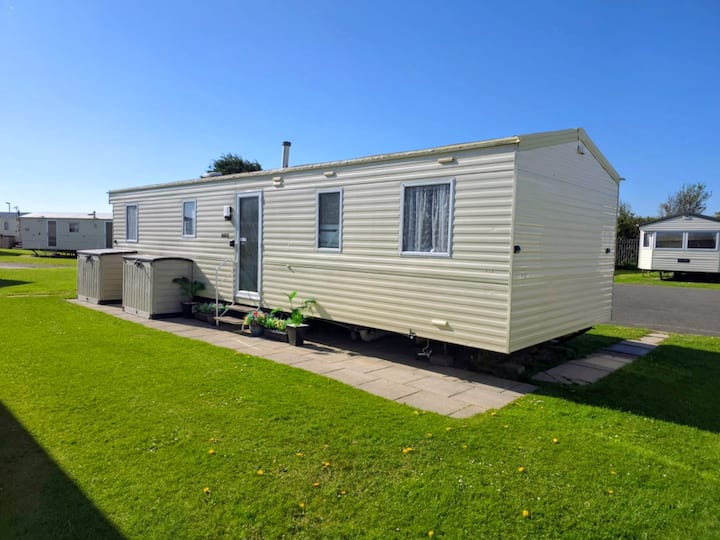 The Retreat Finch - Marine Holiday Park - Towyn