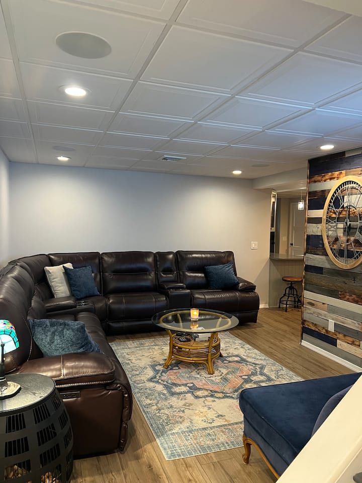 Coastal Escape~ Bar, Beach, Sonos, Outdoor Shower - Bellport, NY