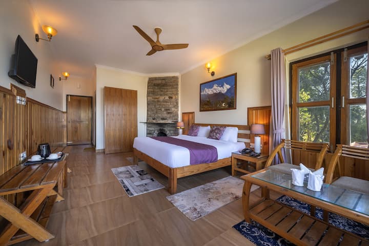 Mountain Cottage Room | Open Terrace | Ranikhet - ラニケト