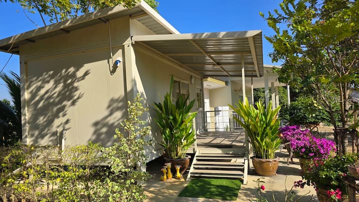 A Cozy Cottage & Experience - Kamphaeng Saen