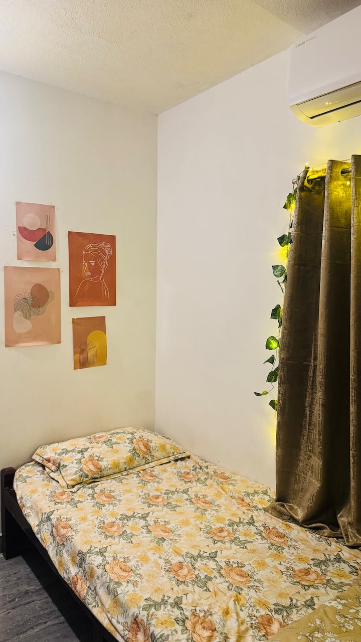 Cosy Room +Kitchen | Central Location|velachery - Chennai