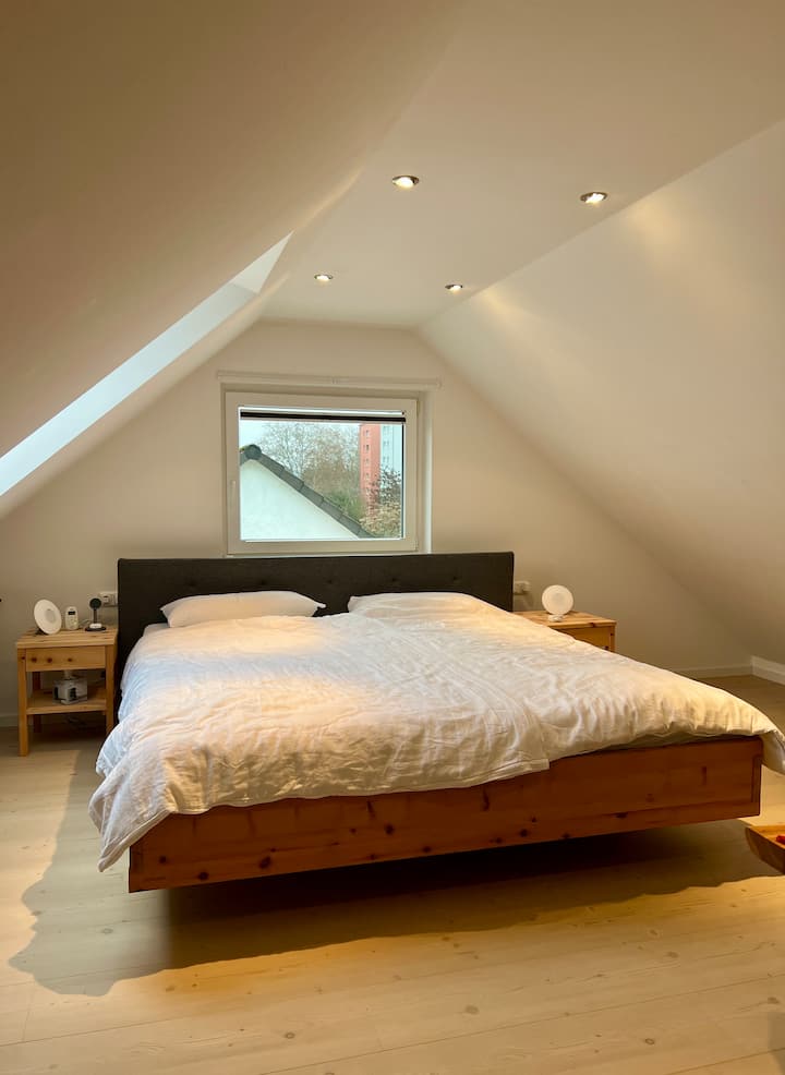 Helle Und Moderne Maisonette-wohnung (100 M²) - Frankfurt