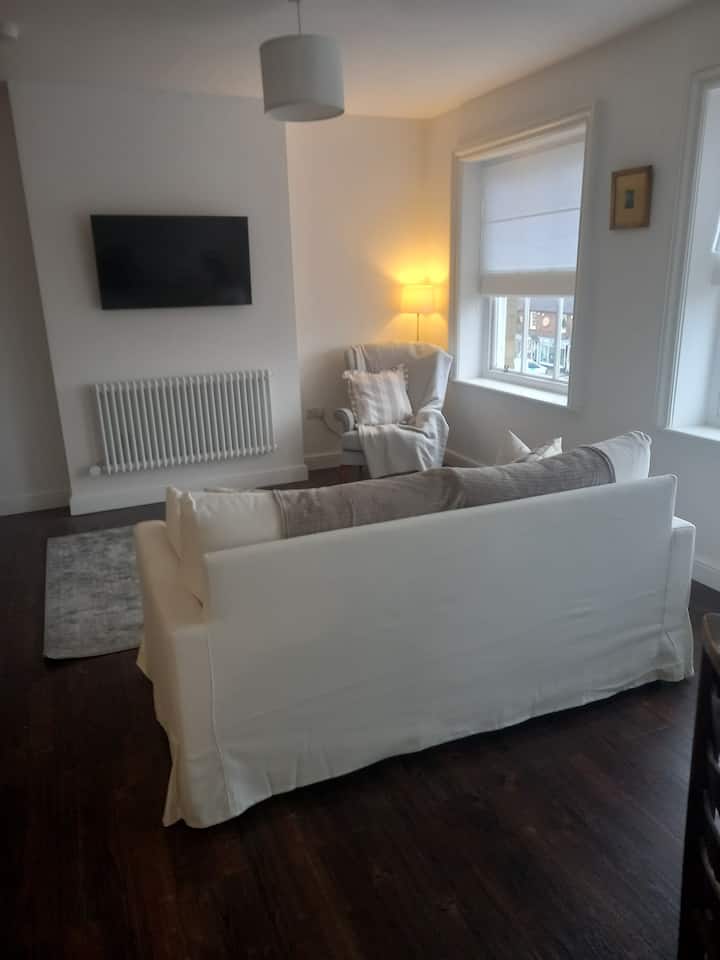 Smart Flat - Centre - Edge Of Dales - Sleeps 4. - Catterick