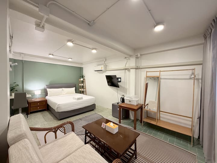 Soka Stay Near Bts Asok/mrt(200m.) No Lift - Bangkok