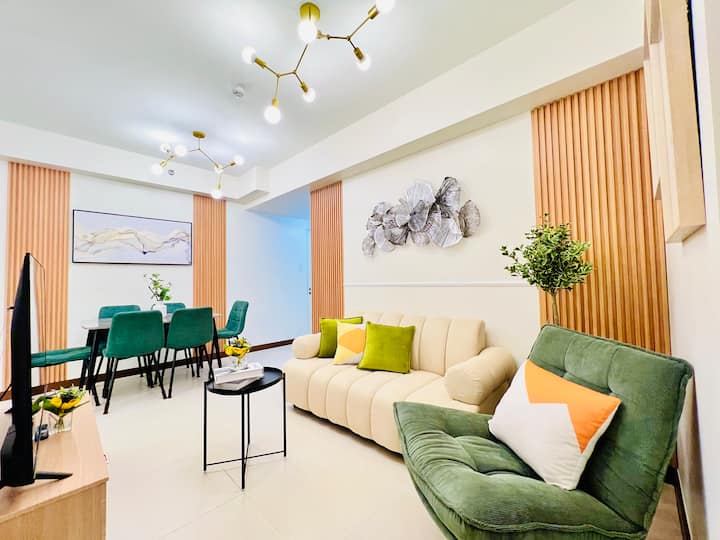 Relaxing 2br Suite Near Solaire North|skydeck Pool - Manila