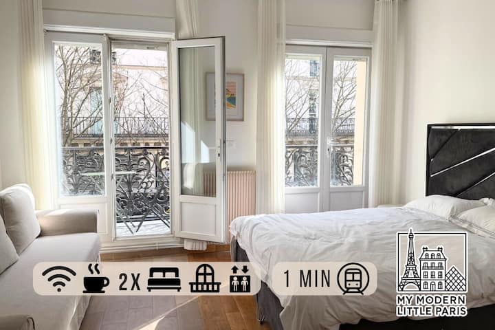 Haussmann Renovated Studio With Balcony & Elevator - Paris
