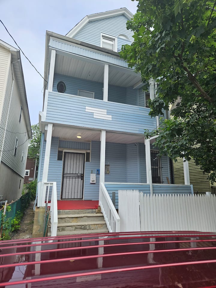 Log Comfort 1 - Elizabeth, NJ