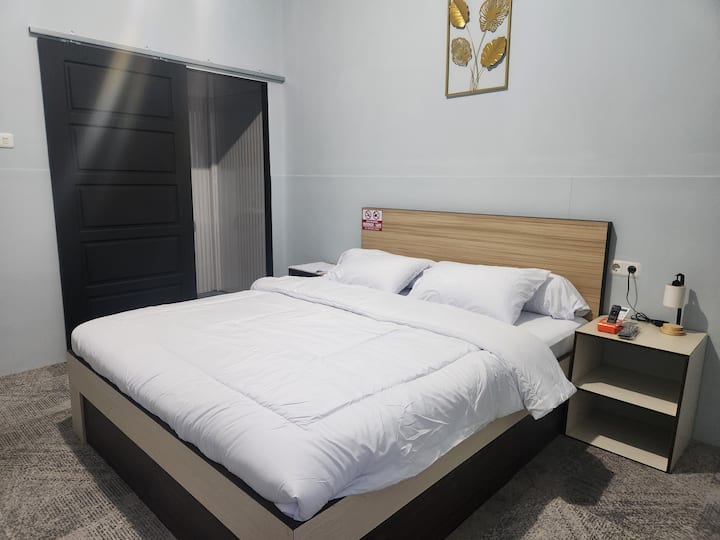 Kamar No 01 Tavisha Inn Eklusif - Singkawang