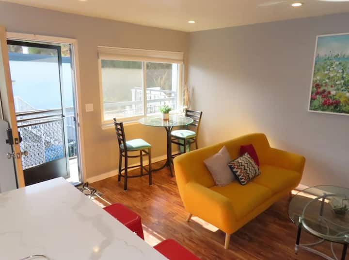 Cozy And Bright 1br Apartment In The Belmont Hills - San Carlos, CA