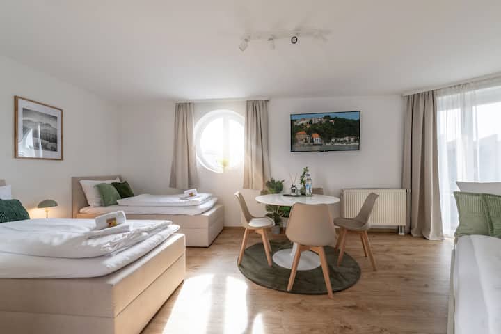 Zentrale Stadtwohnung Mit Balkon - Passau