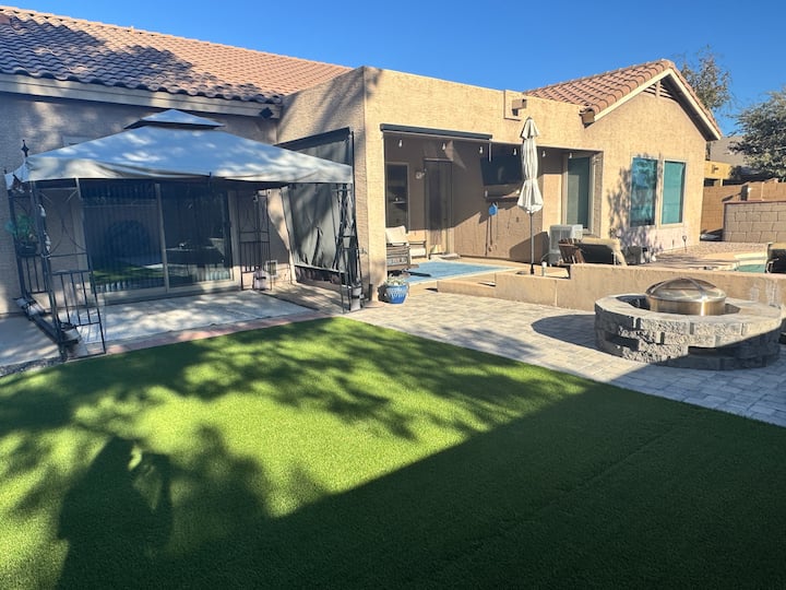 Spacious Getaway & Golf Retreat - Mesa, AZ