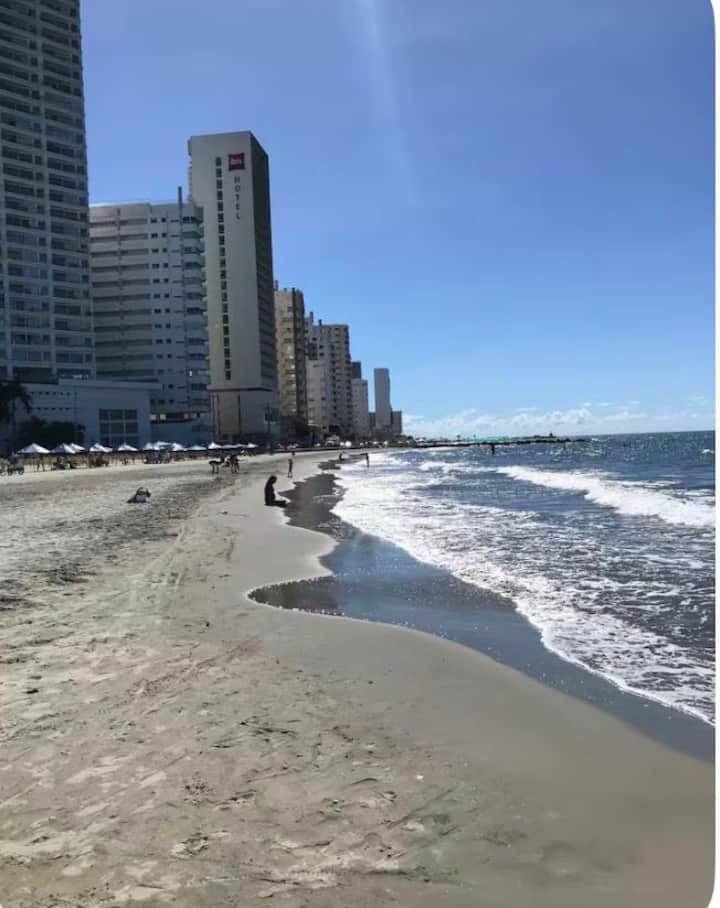 Modern Apt Near Beach | Pool, Gym & 300mb Wif - Cartagena