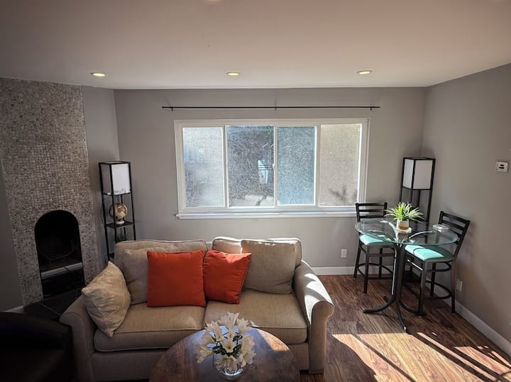 Enjoyable 1-bedroom Apartment In Belmont - Belmont, CA