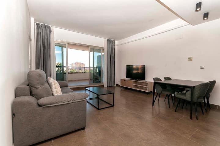 Soleada Terraza: Suite Piscina & Gym | Gran Vía - Alicante