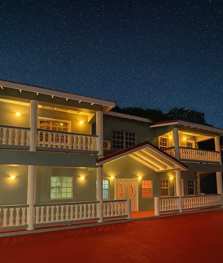 Tenico Paradise Point 3 Bedroom Apartment - Santa Lucía