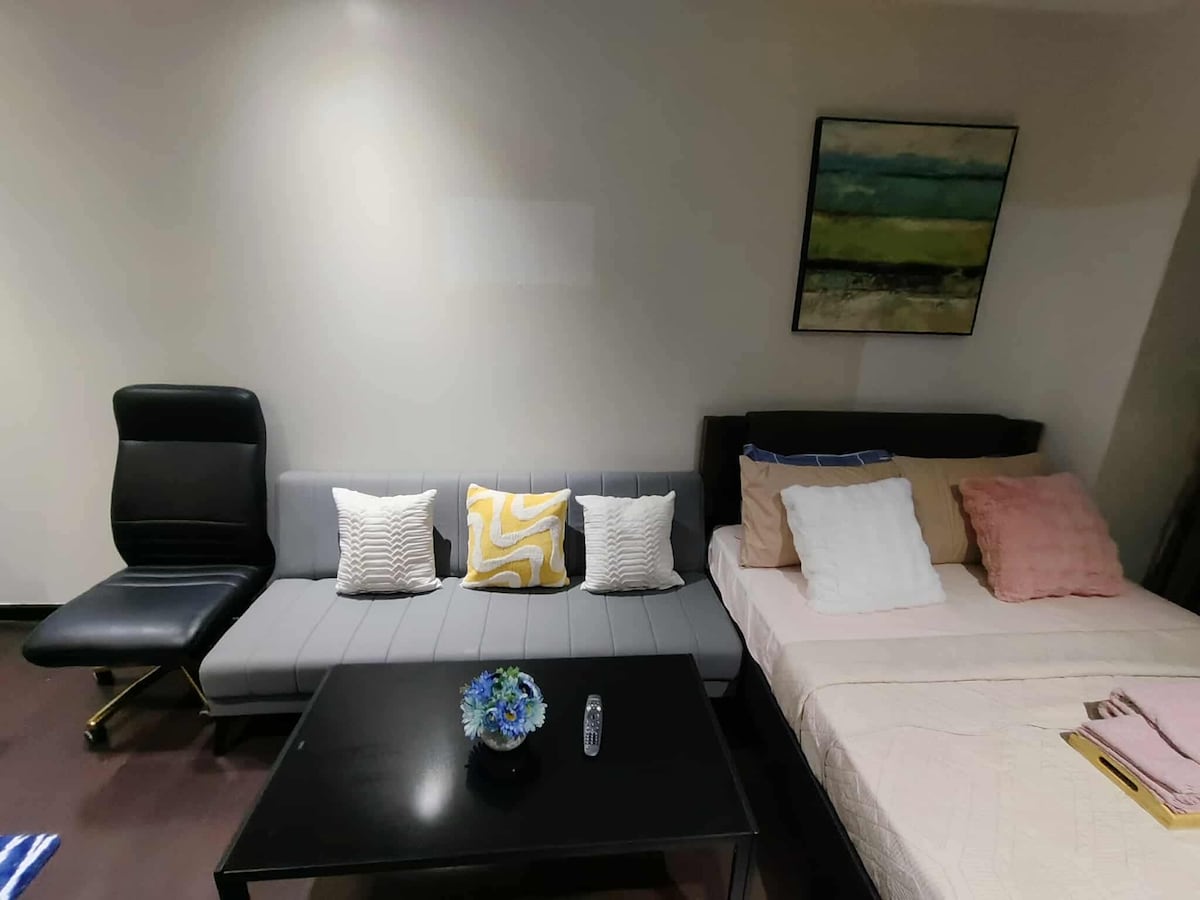 5007 -Cozy High Floor Studio - Hotels for Rent in Makati City, Metro ...