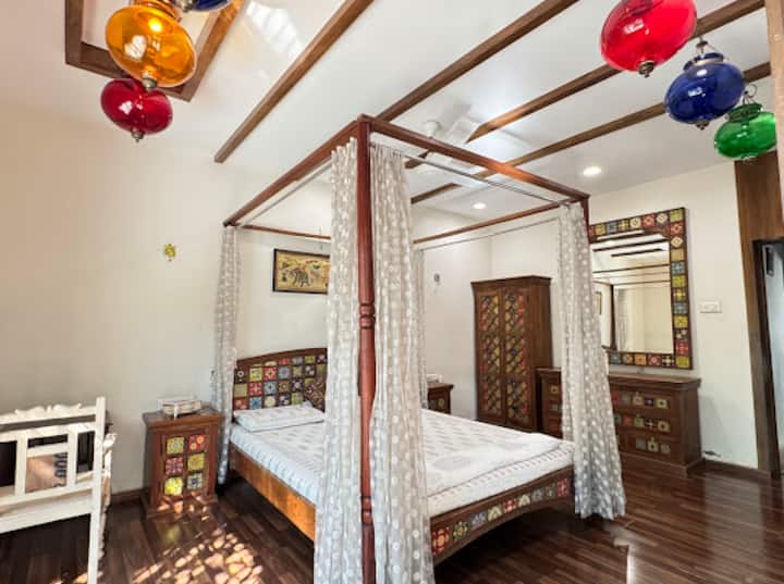 Escape Home-458 - Bardoli