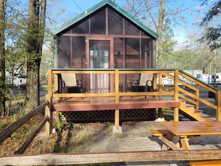 The Squirrel Nest (Cabin C4) - Folkston, GA
