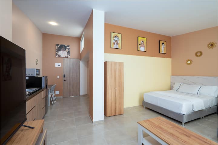 Penthouse 2 Bed Tall Studio W/ Parking | 303 - Cali