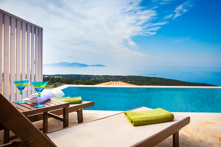 Very Spacious Villa With Breathtaking Views - Fiskardo