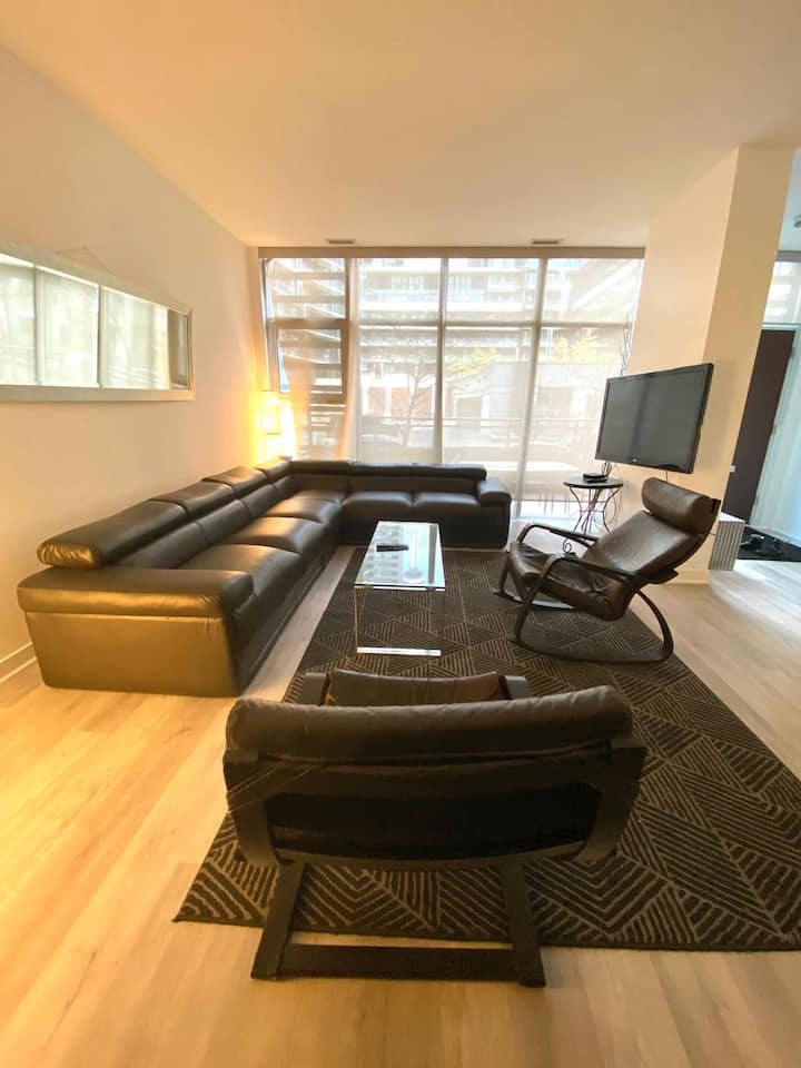 Spacious 3br Townhouse • Great Location - 토론토