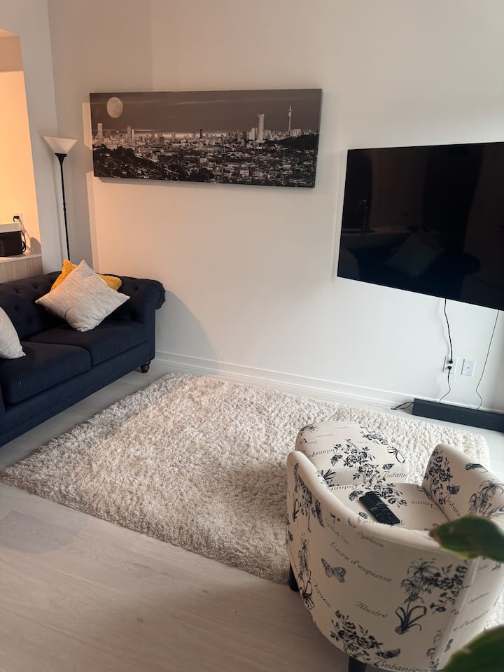 1 Bd Condo In Oakville, 5 Mins From Downtown - Oakville