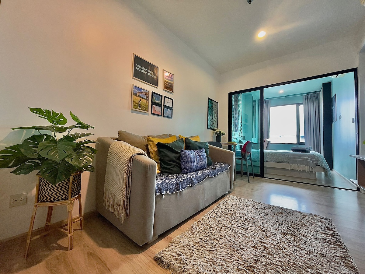 Modern 1BR Sukhumvit Apartment • walk to skytrain - Flats for Rent in ...
