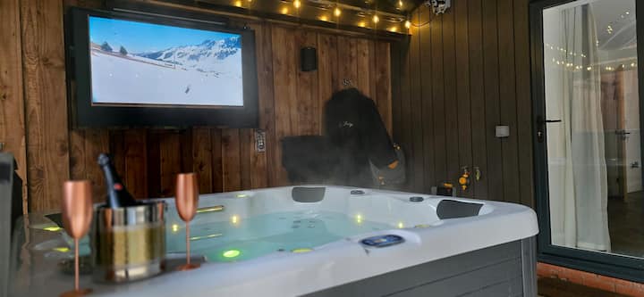 The Lodge With Private Hot Tub And Wood Burner - Nottingham