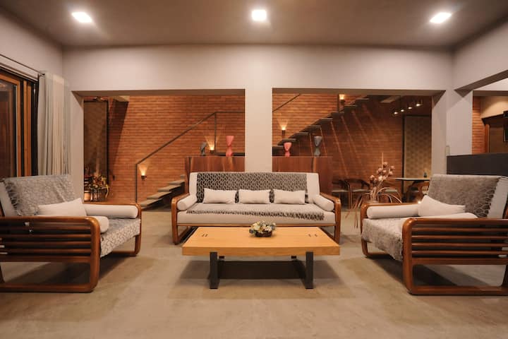 Luxury Streamside Stay W/ Pool & Outdoor Cinema - India