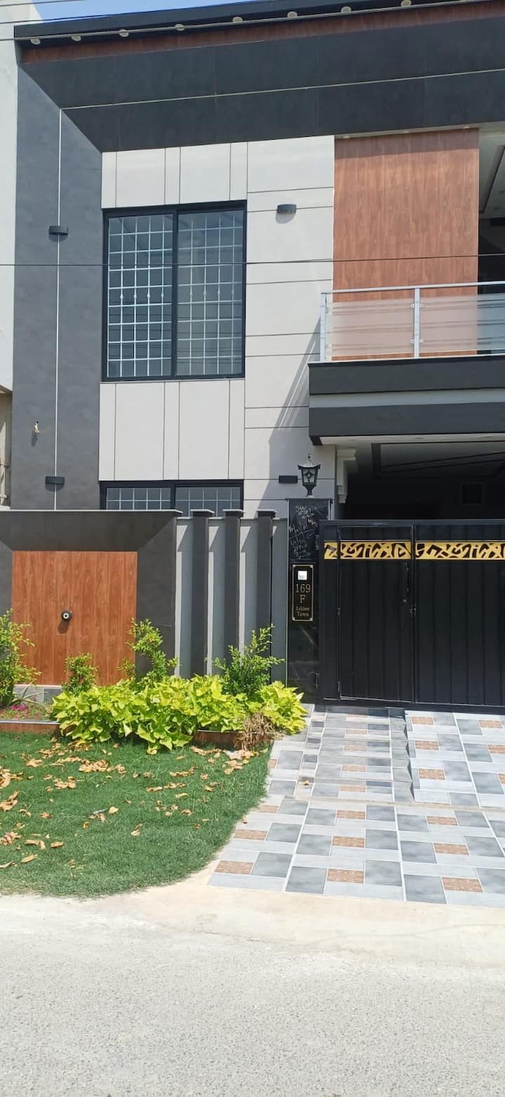 Nature's Nest -2 Bed Home Near Izmir Town Lahore - Lahore