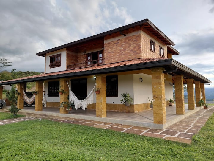 Hermosa Casa Vacacional - Socorro