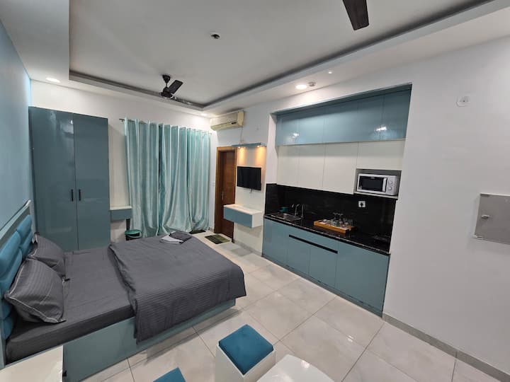 The Mulberry Silk - Sky Lounge - Noida