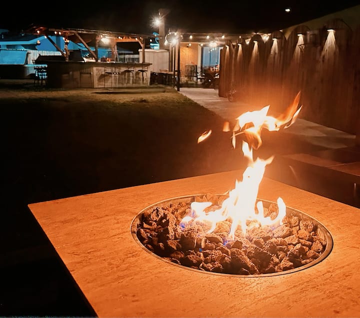 The Little Desert Villa-hottub•pool•firepit•games - Ridgecrest, CA