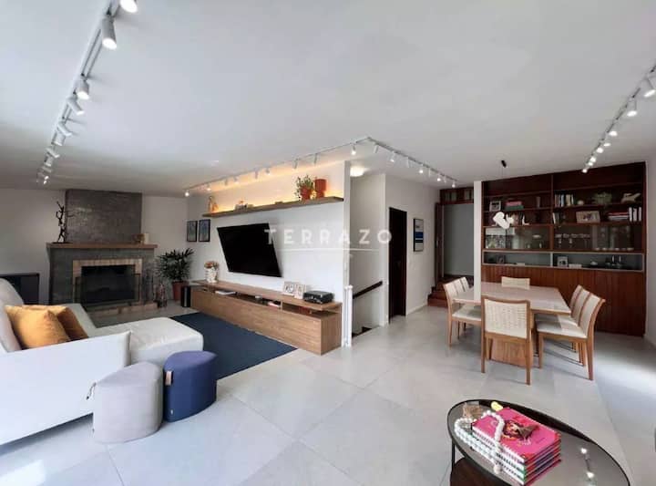 Casa Com Vista, Piscina, Jardim E Lareira. - Teresópolis