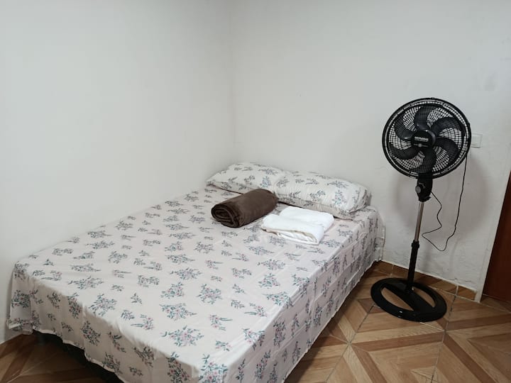 Casa Para Alugar Próximo Ao Relógio Das Flores. - São João