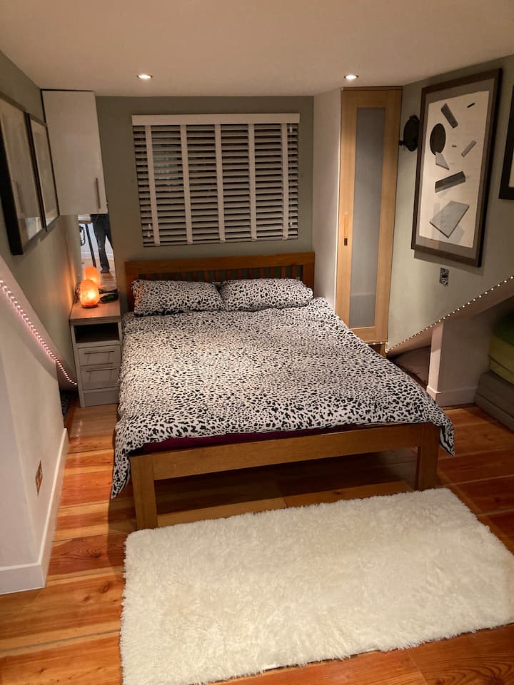 Loft Apartment, 5 Mins To Beach, Whitstable - Isle of Sheppey