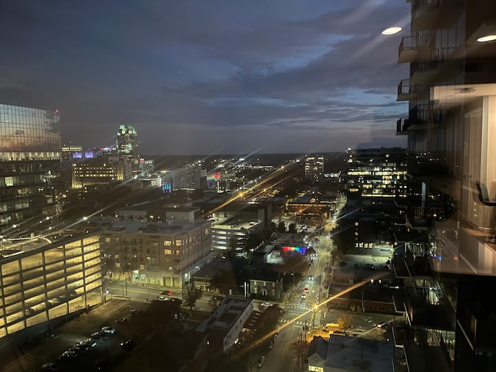 Luxury 1br Apartment In Downtown Raleigh District! - Raleigh, NC