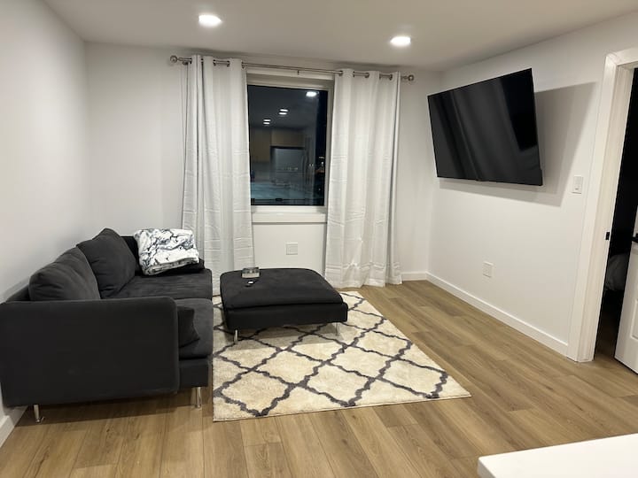 Beautiful Quiet Newly Renovated Apartment. - Moose Jaw
