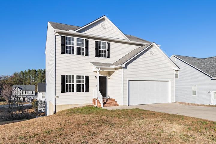 4br Raleigh Retreat W/ King Suite - Clayton, NC