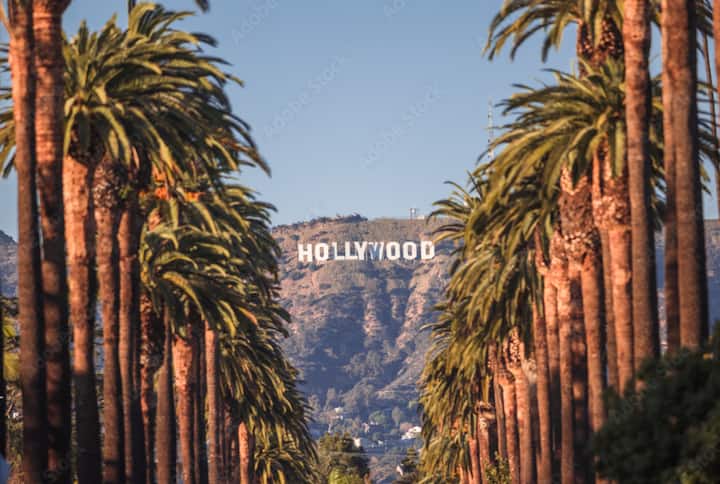 Chic Hollywood 2br Rooftop Pool & Skyline Scenery - Los Angeles, CA