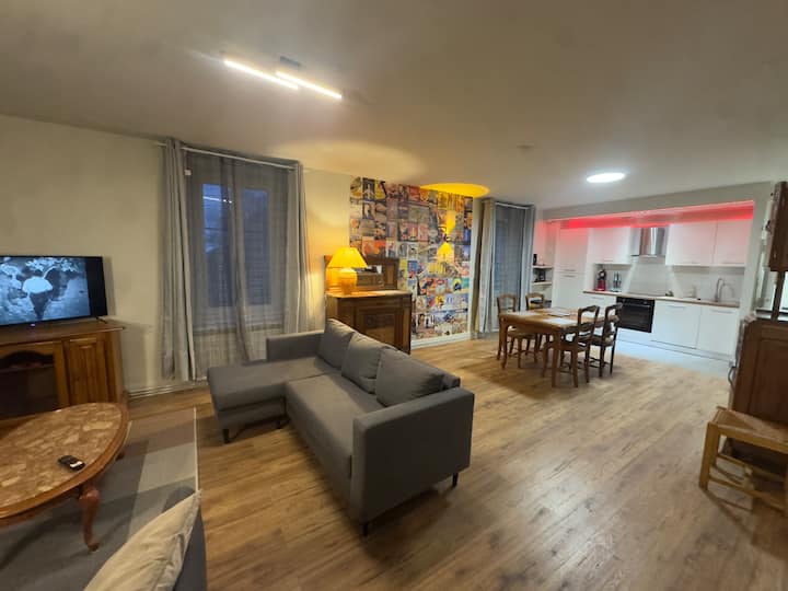 Les Coquelicots Aux Pieds Des Ballons Des Vosges - Bussang